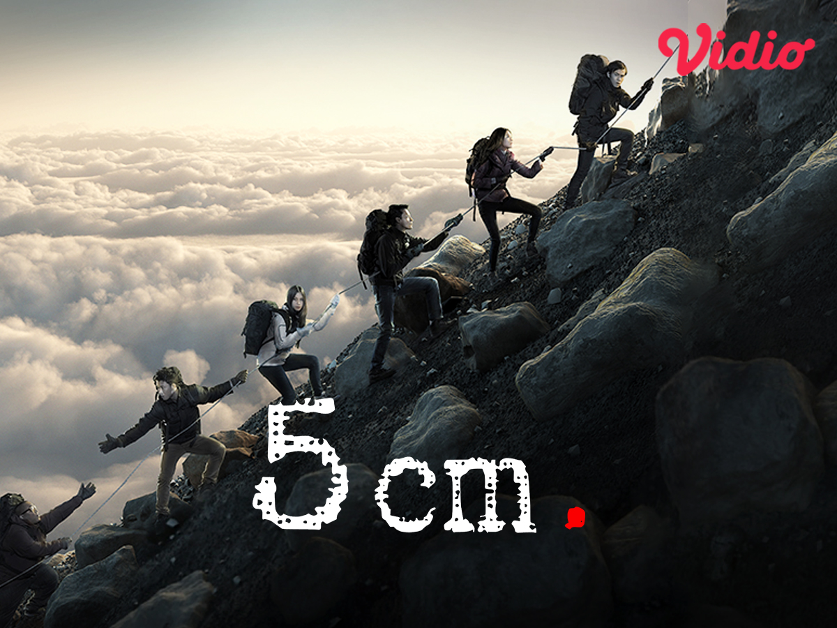 Review Film 5 cm. Kisah Cinta dan Cita 5 Sahabat di Gunung Semeru ...