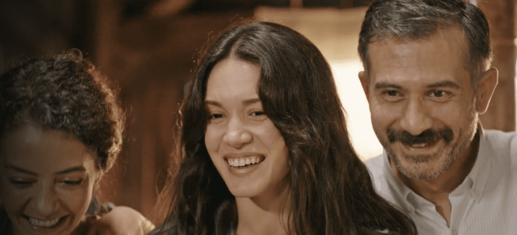 Sinopsis Azizah: Cinta 6 Hati dan Momen Dibalik Layarnya!